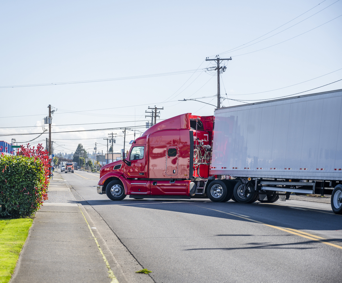 How to Avoid Mistakes When Turning A Truck Around | Barr-Nunn