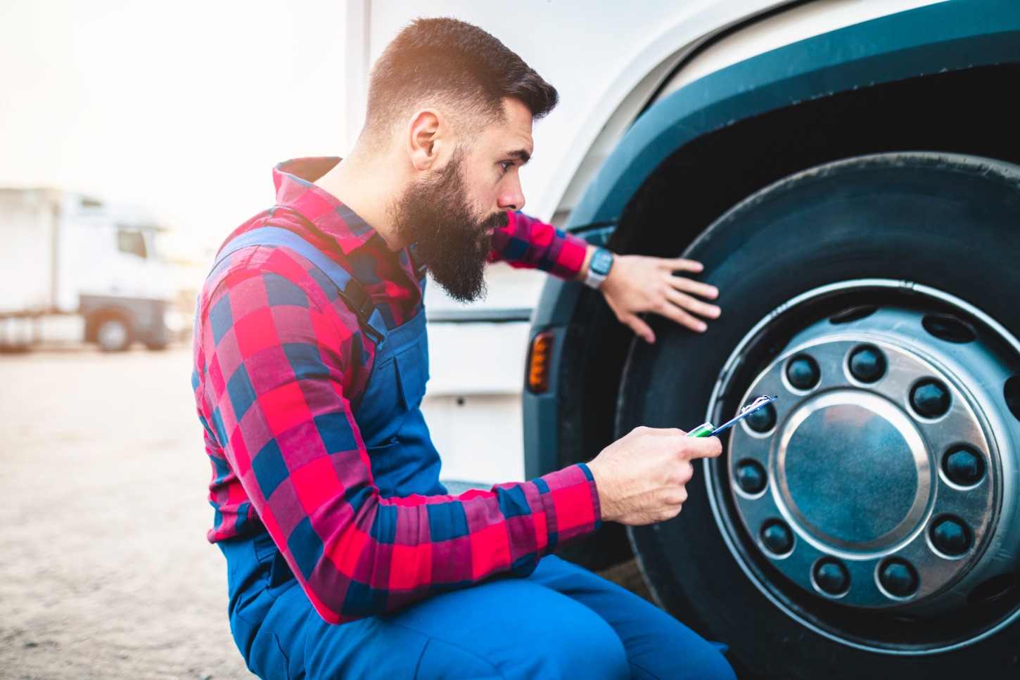 Essential Items for a Truck Driver Emergency Kit